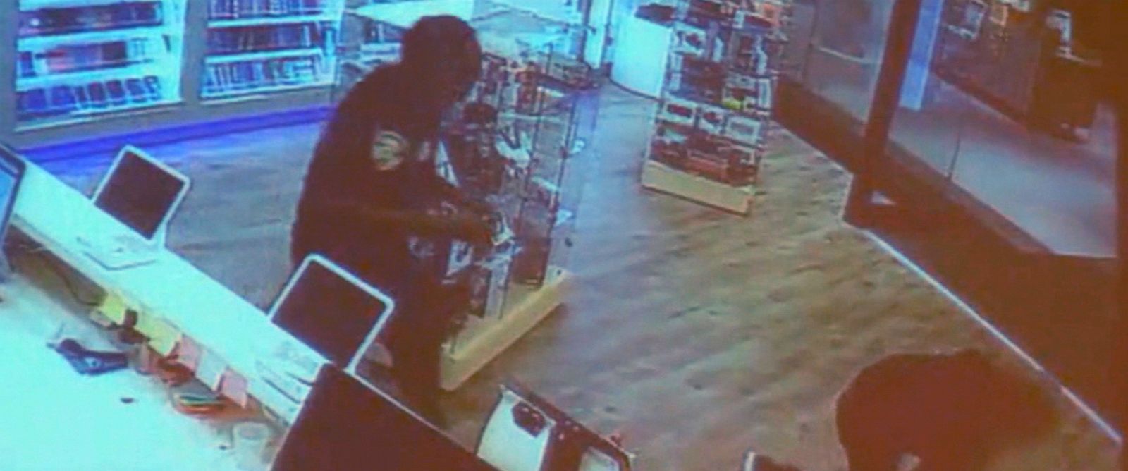 Chilling Video Shows Minnesota Mall Stabbing Suspect Attack Clerk - ABC ... Chilling Video Shows Minnesota Mall Stabbing Suspect Attack Clerk - ABC ...