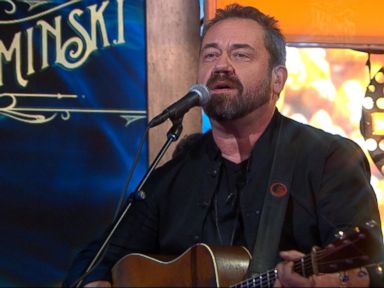 WATCH: Dan Tyminski gives a special performance of 'Wanted' live on...