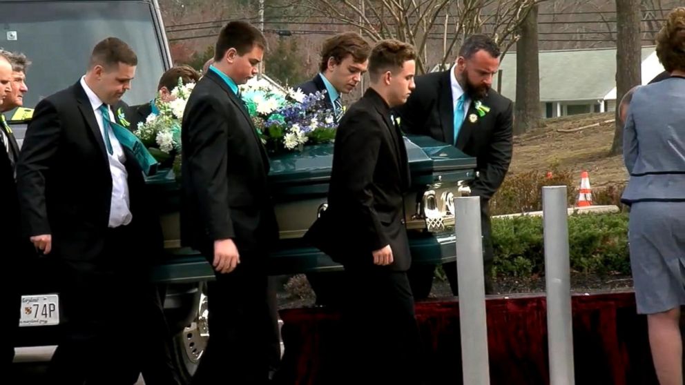 Mourners Gather At Funeral For 16 Year Old Girl Gunned Down At Her Abc7 Chicago 5291